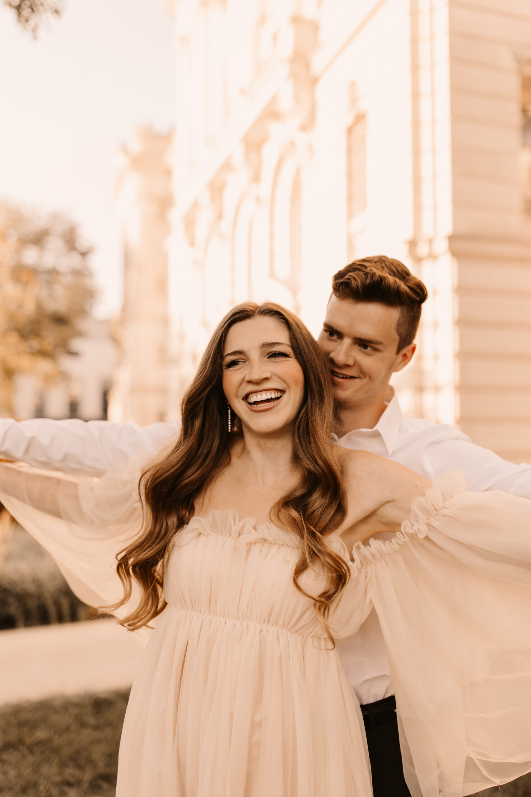Unique and Elegant Downtown Des Moines Engagement Photos – Grace and ...